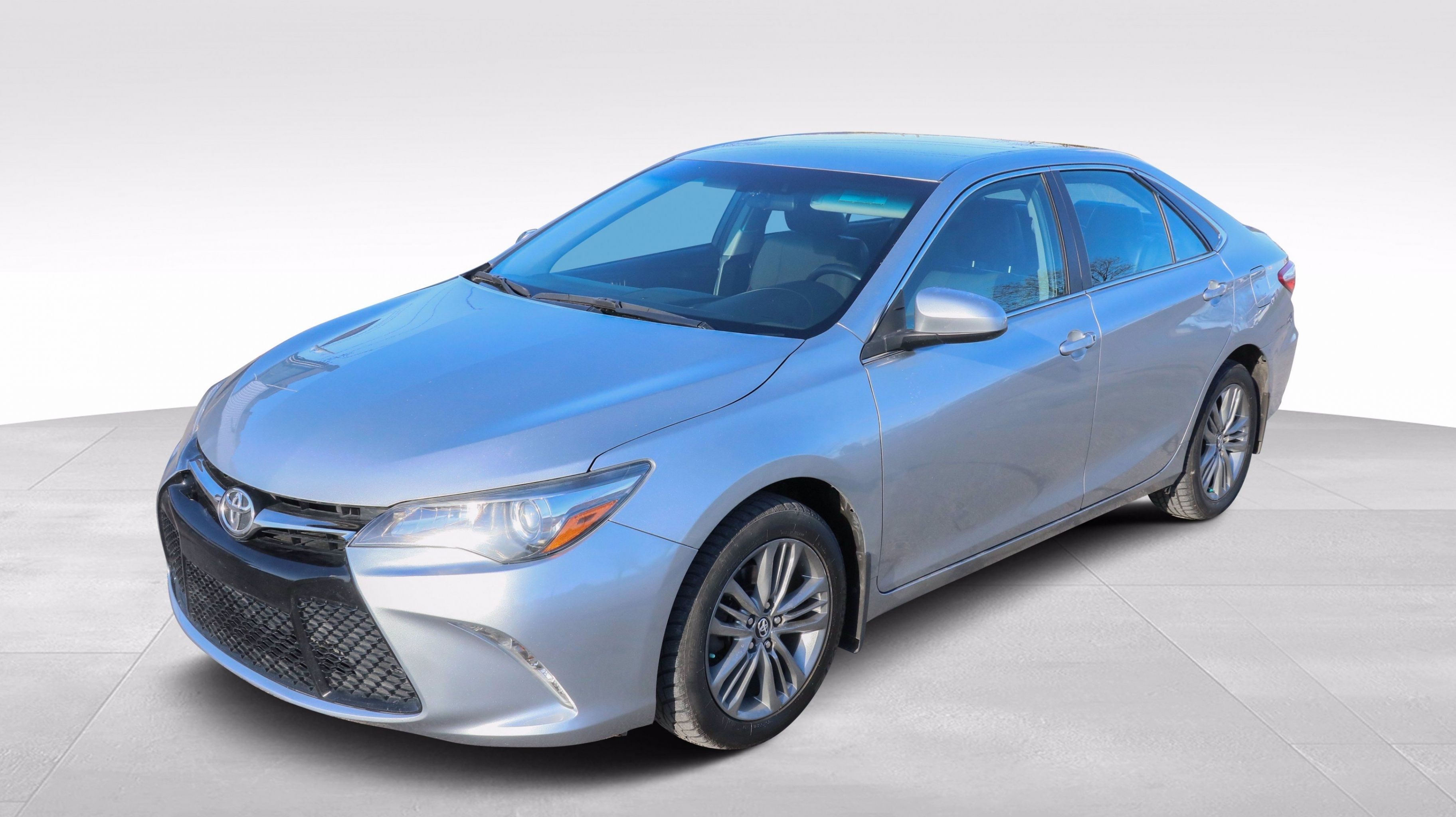 Toyota Camry 2016 SE - A/C - TOIT - MAGS - CAMERA RECUL usagée et d ...