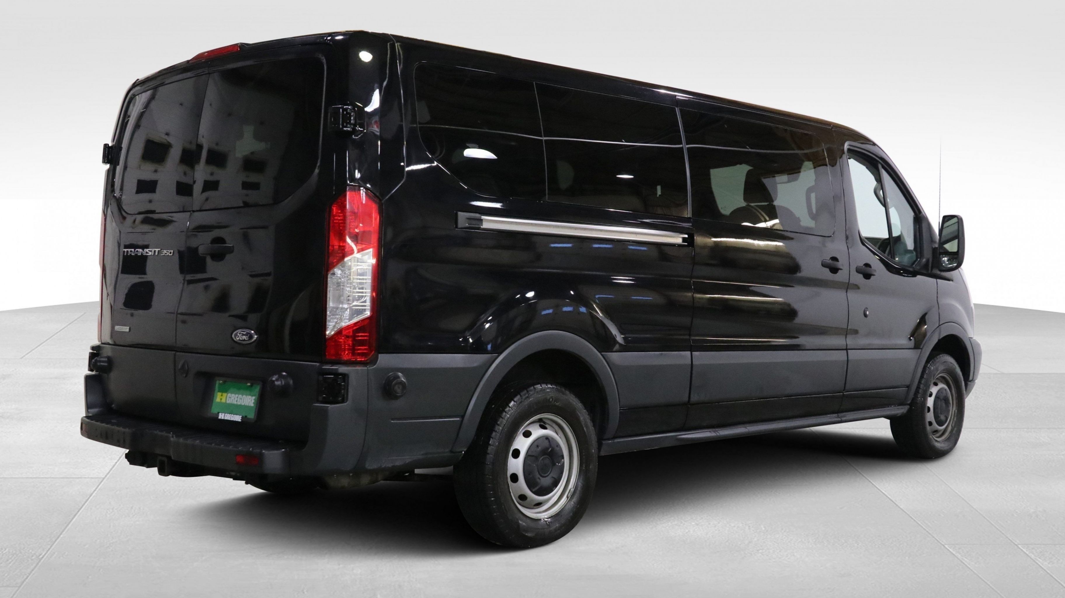 Ford TRANSIT 2017 XLT 15 PASSAGERS MOTEUR 3.5 ECOBOOST usagée et d ...