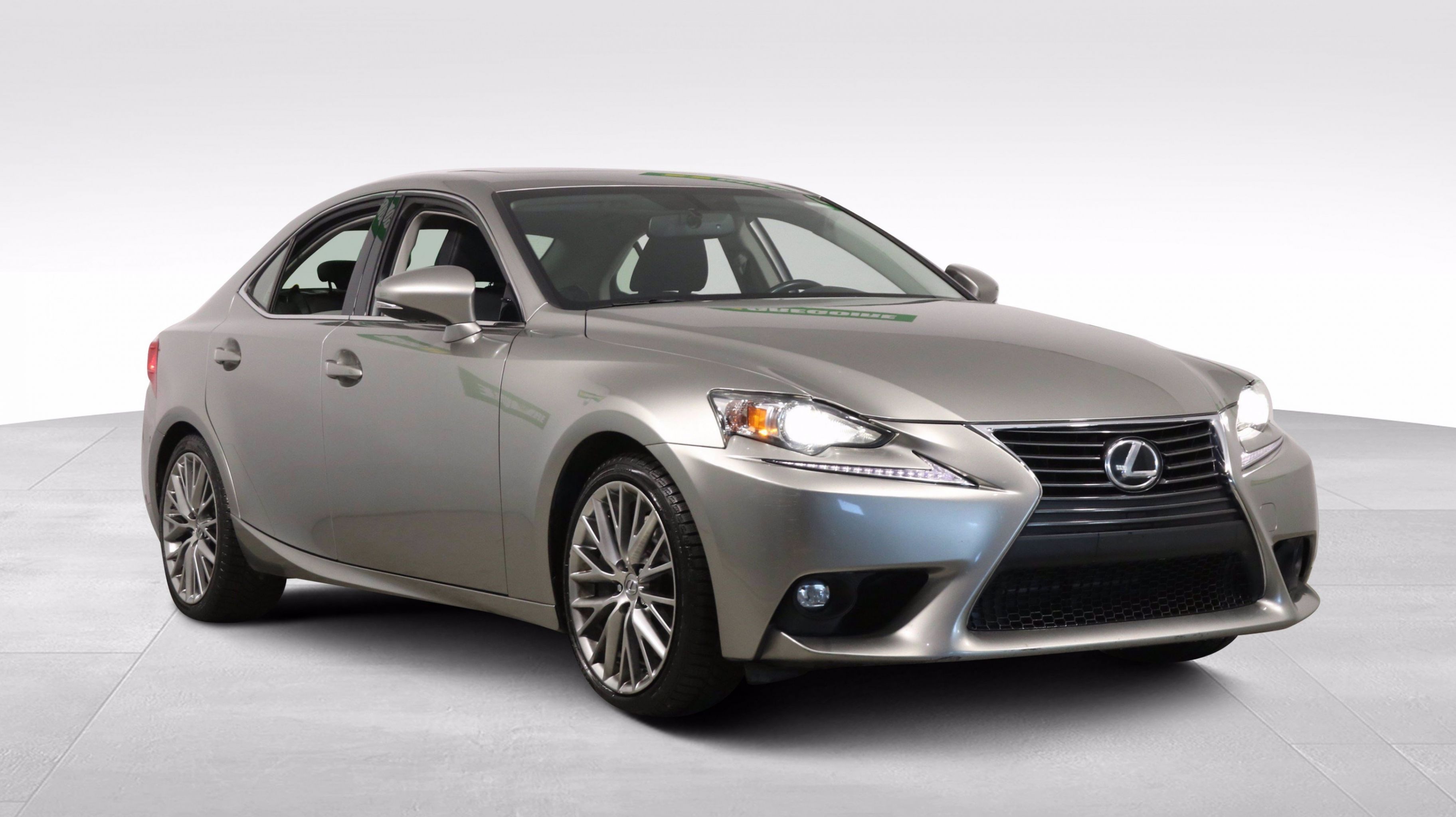 Lexus IS300 2016 AWD A/C CUIR TOIT MAGS CAM RECUL BLUETOOTH usagée et d ...