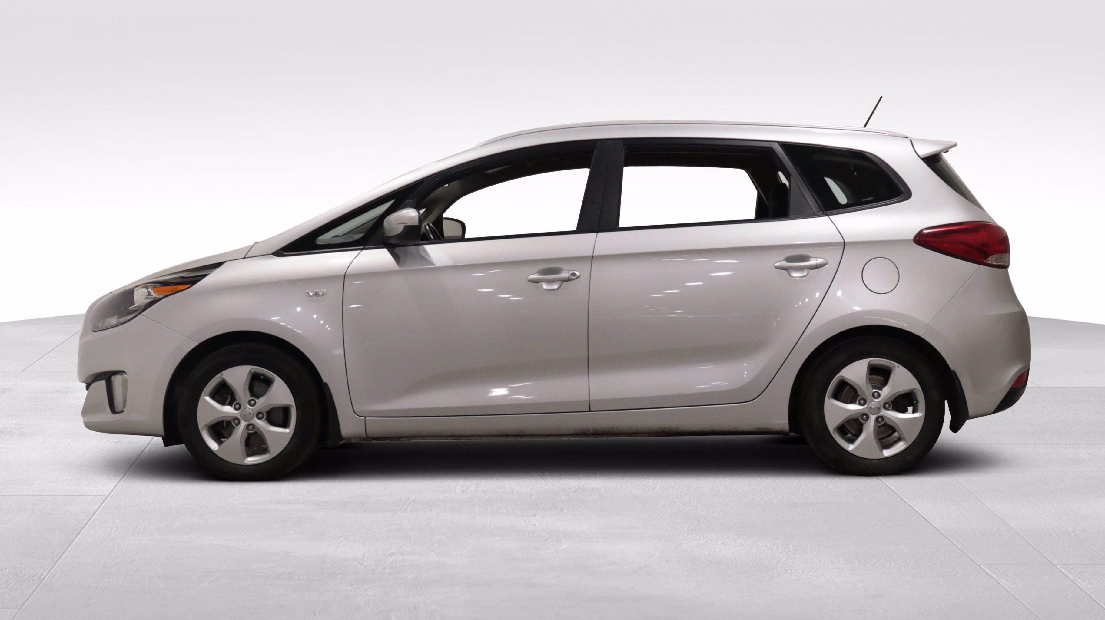 Kia Rondo 2015 LX AUTO A/C GR ELECT MAGS BLUETOOTH usagée et d’occasion ...