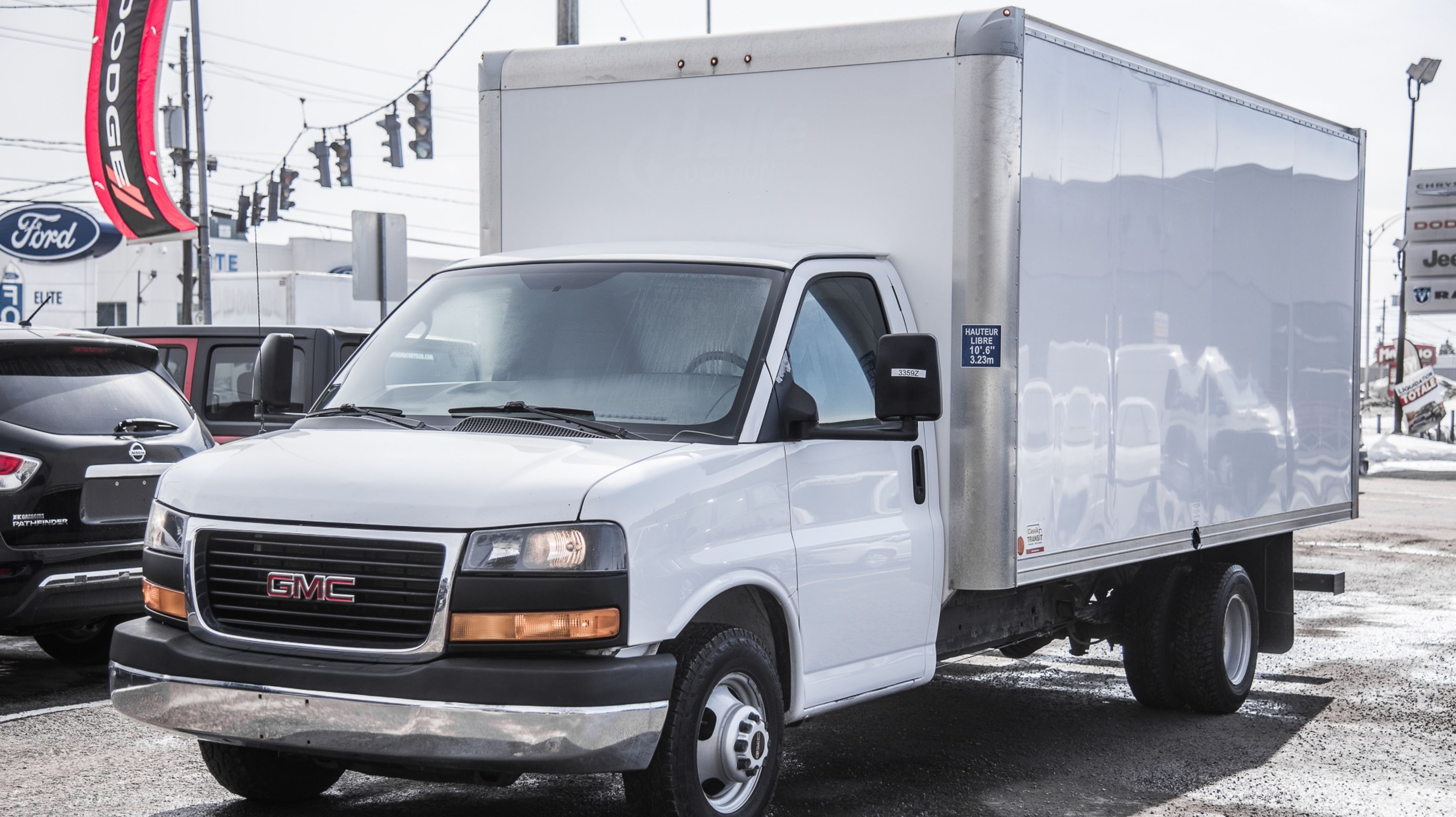 GMC Savana 2014 CUBE 3500 16 PIEDS BOITE TRANSIT usagée et d’occasion à ...