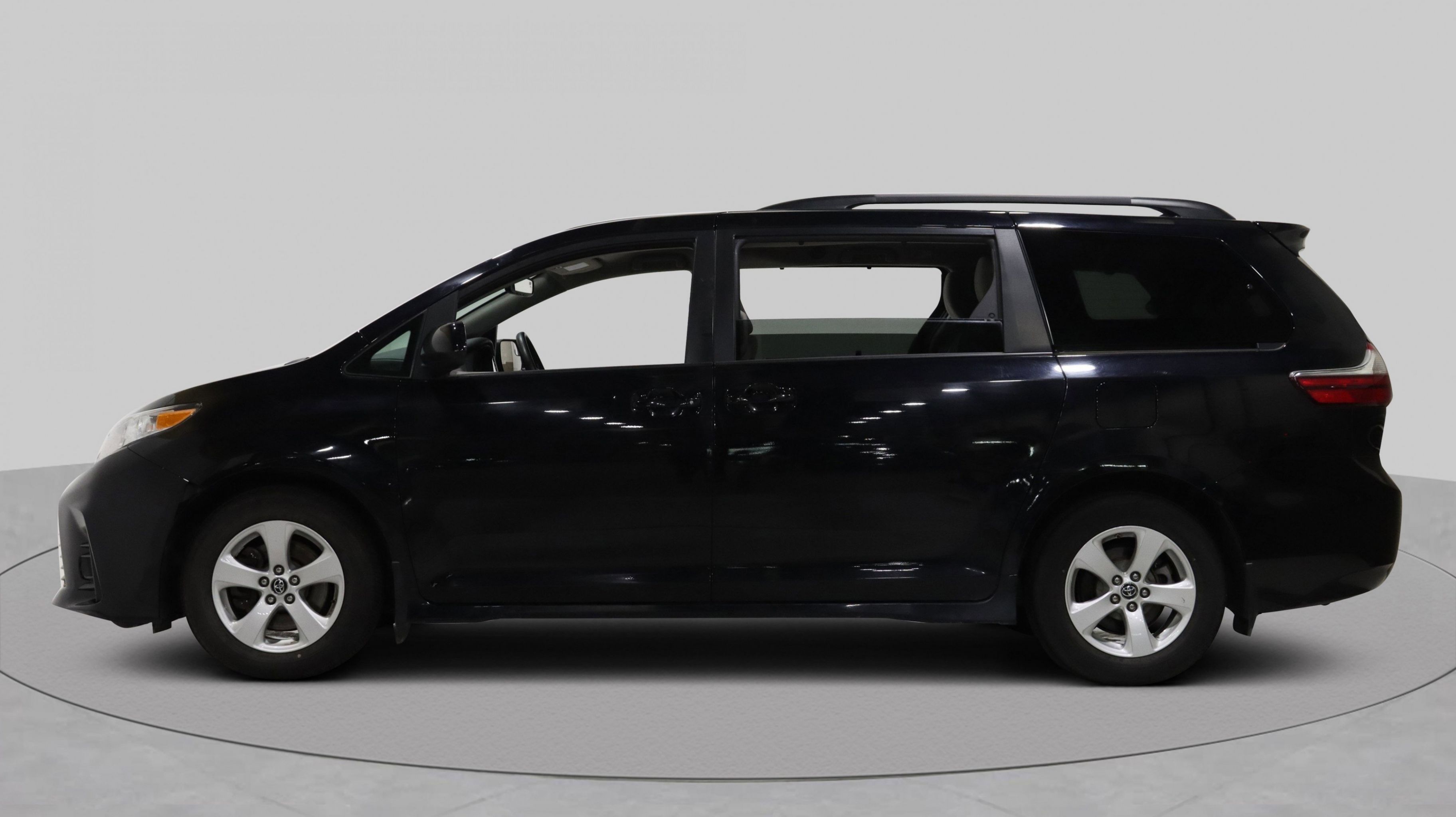 Toyota Sienna 2020 LE AUTO A/C GR ELECT MAGS CAMERA 7PASSAGERS BLUETO ...