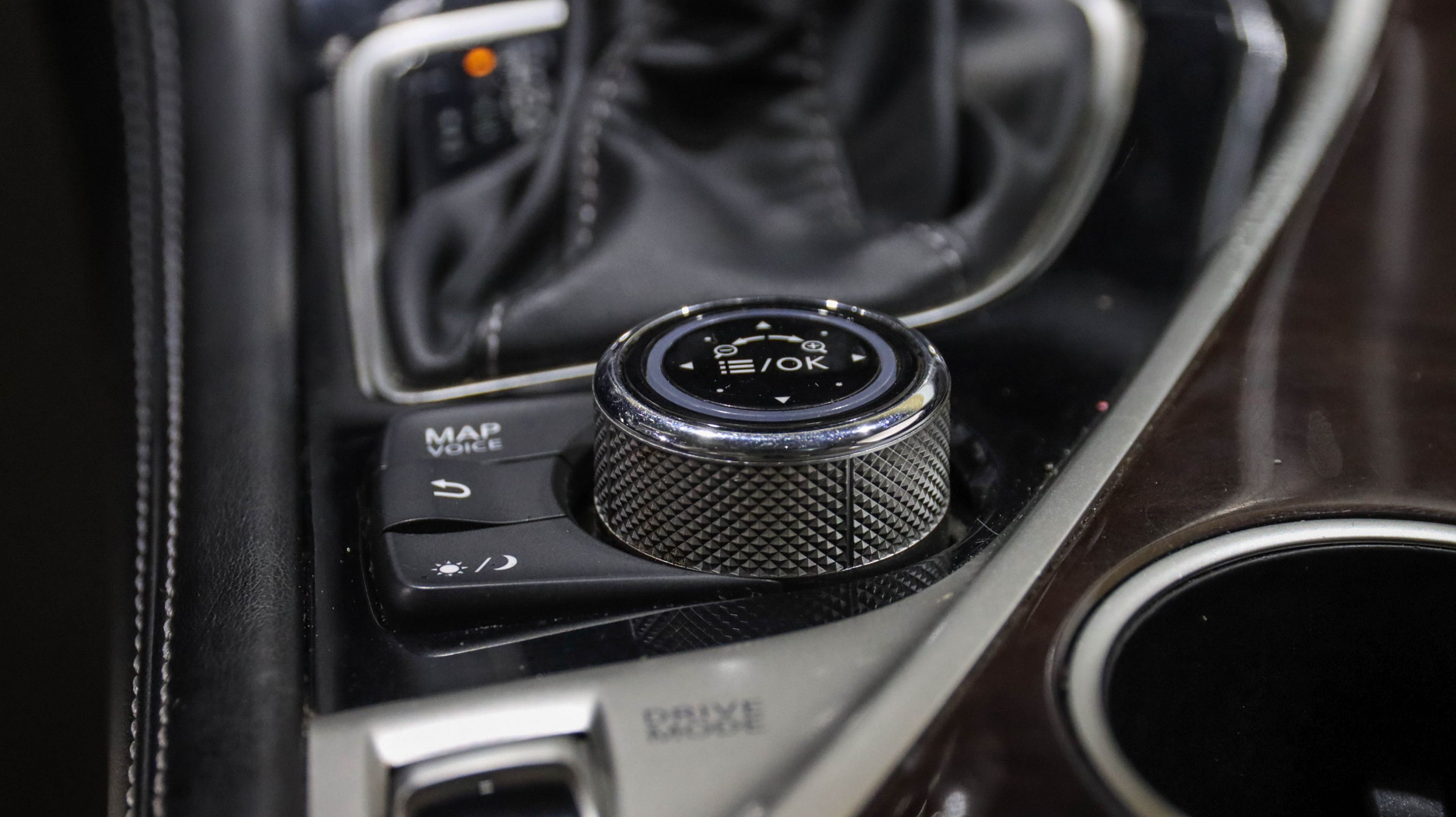 Infiniti Q50 2018 3.0t LUXE V6 TURBO AWD CUIR TOIT MAGS NAV usagée et d ...