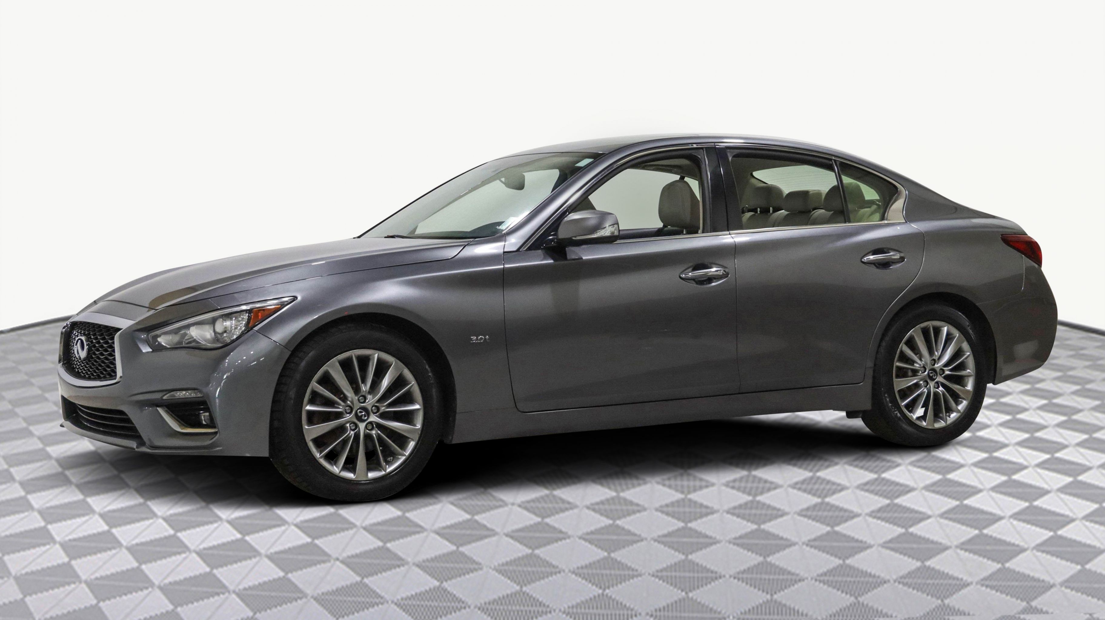Infiniti Q50 2018 3.0t LUXE V6 TURBO AWD CUIR TOIT MAGS NAV usagée et d ...