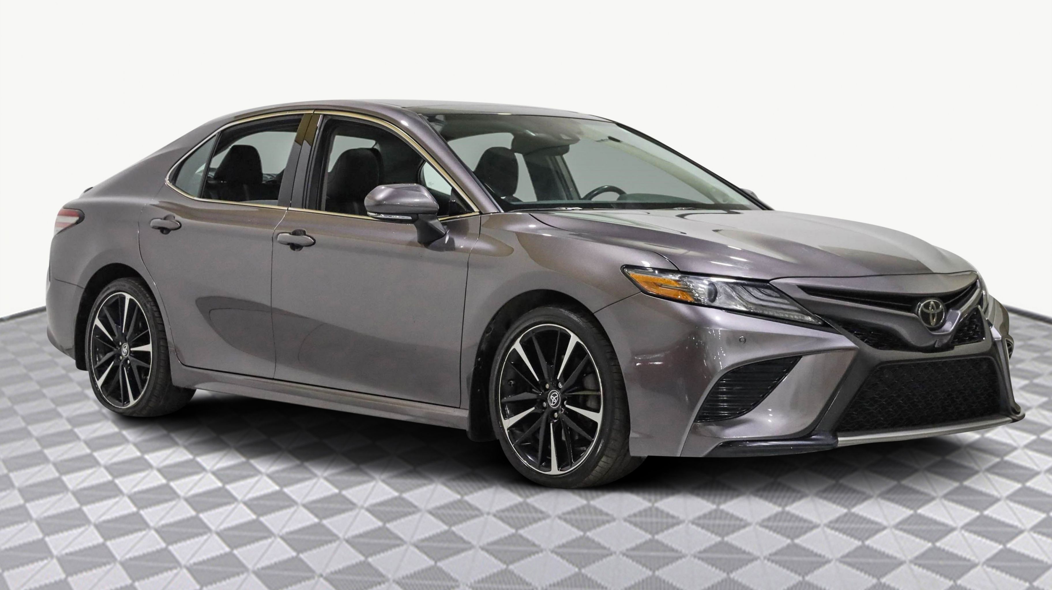 Toyota Camry 2019 XLE AWD AUTO A/C GR ELECT MAGS CUIR TOIT CAMERA BL ...
