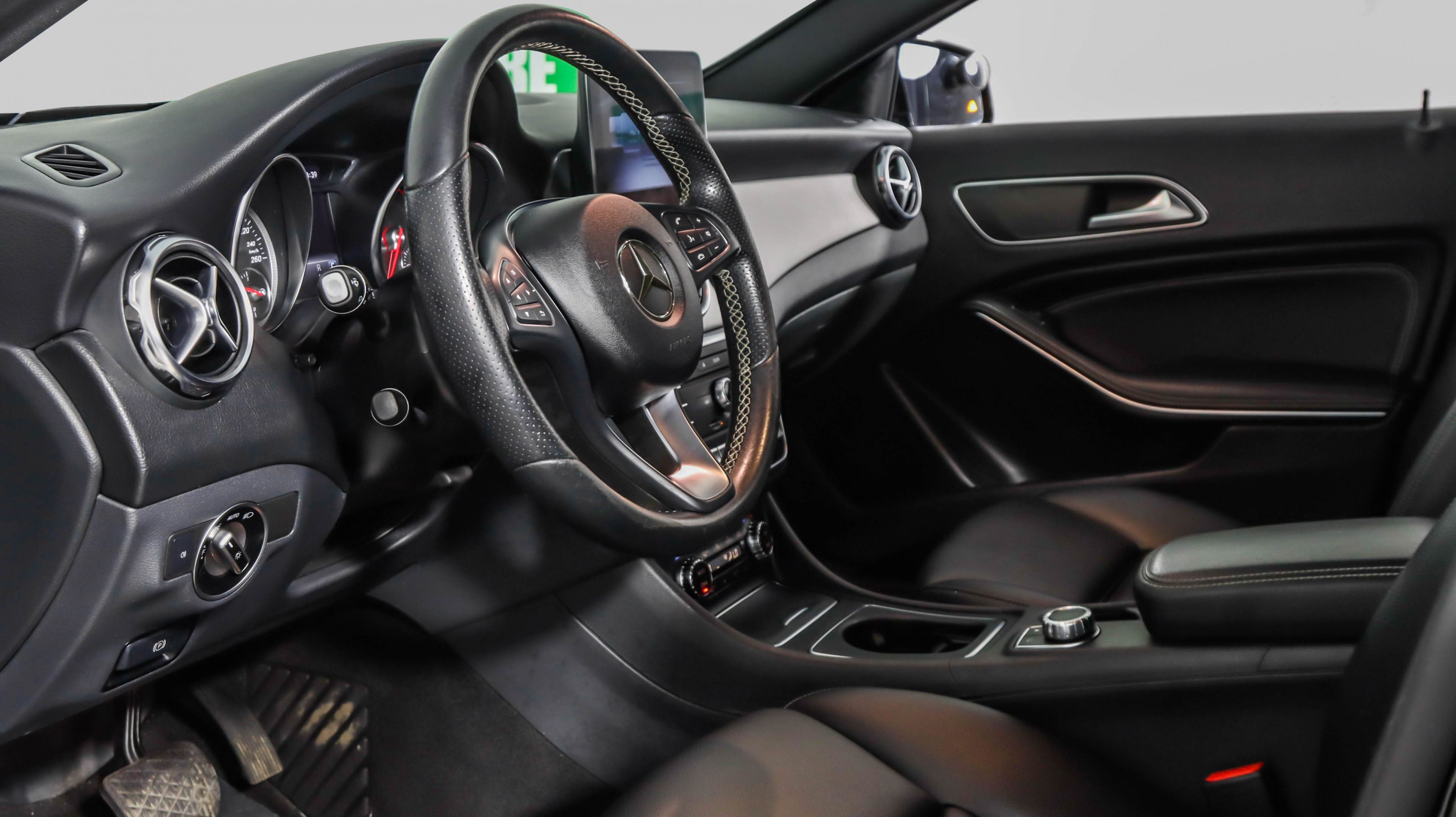 Mercedes Benz GLA 2018 GLA 250 AUTO GR ELECT MAGS NAVY TOIT CAM ...