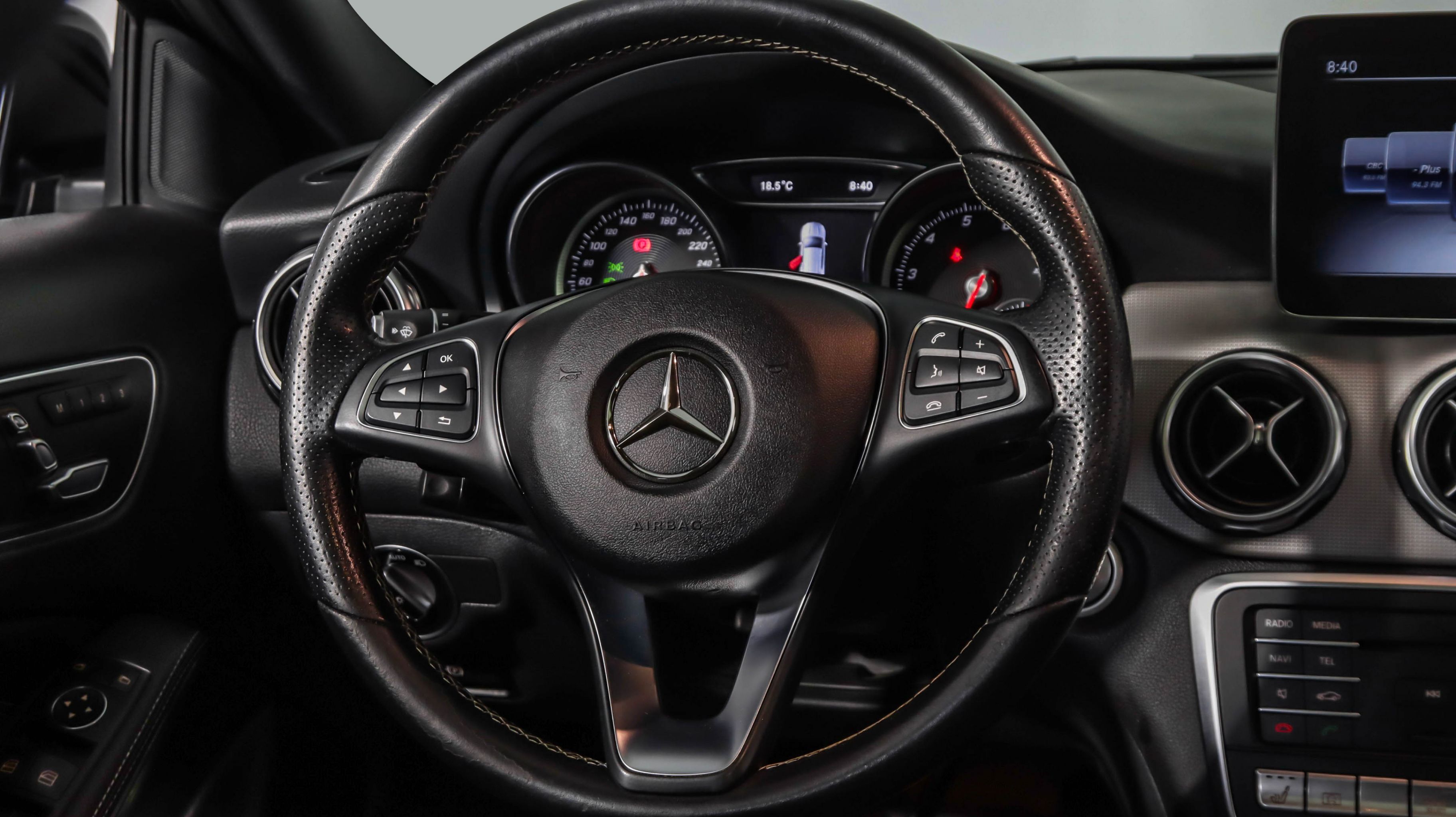 Mercedes Benz GLA 2018 GLA 250 AUTO GR ELECT MAGS NAVY TOIT CAM ...