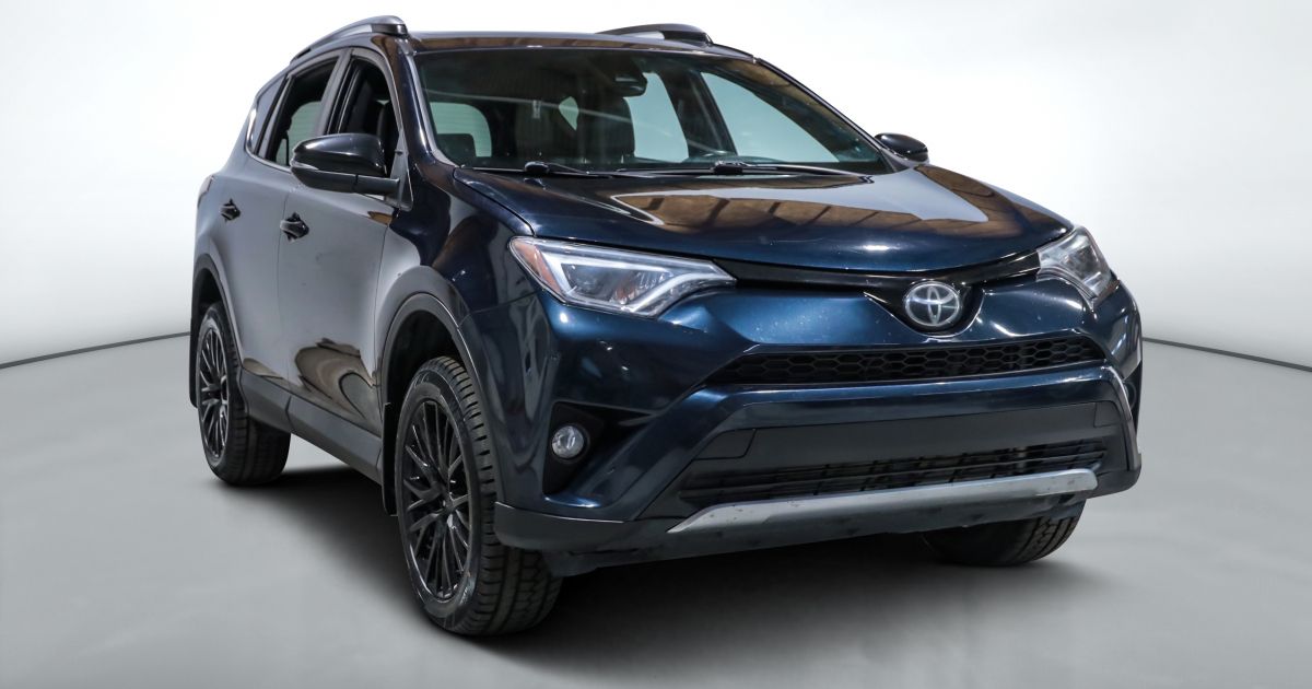 Toyota Rav 4 2018 SE AWD CUIR TOIT NAV CAM RECULE BLUETOOTH usagée et d ...