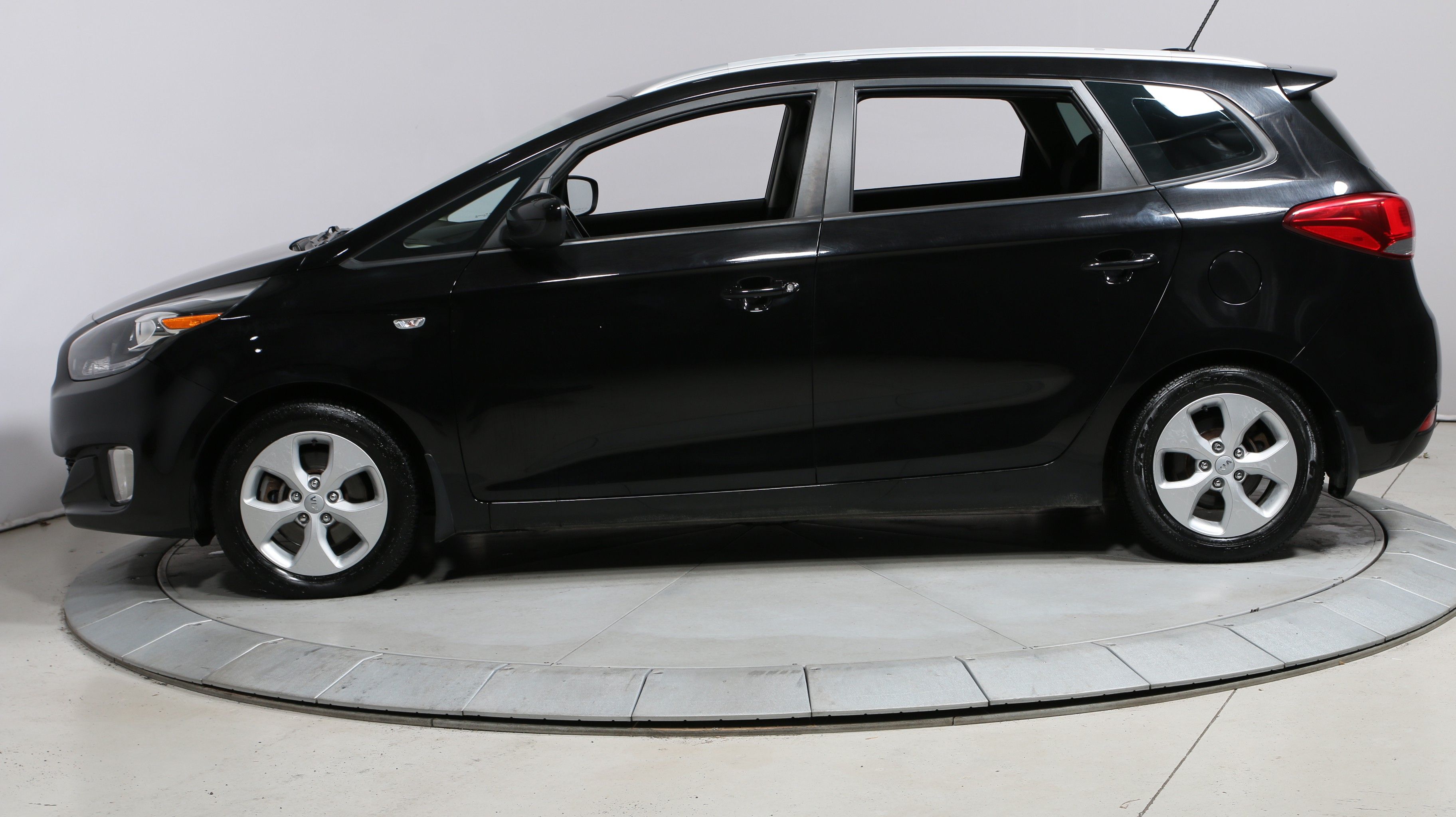 Kia Rondo 2014 LX AUTO A/C GR ELECT MAGS BLUETHOOT usagée et d’occasion ...