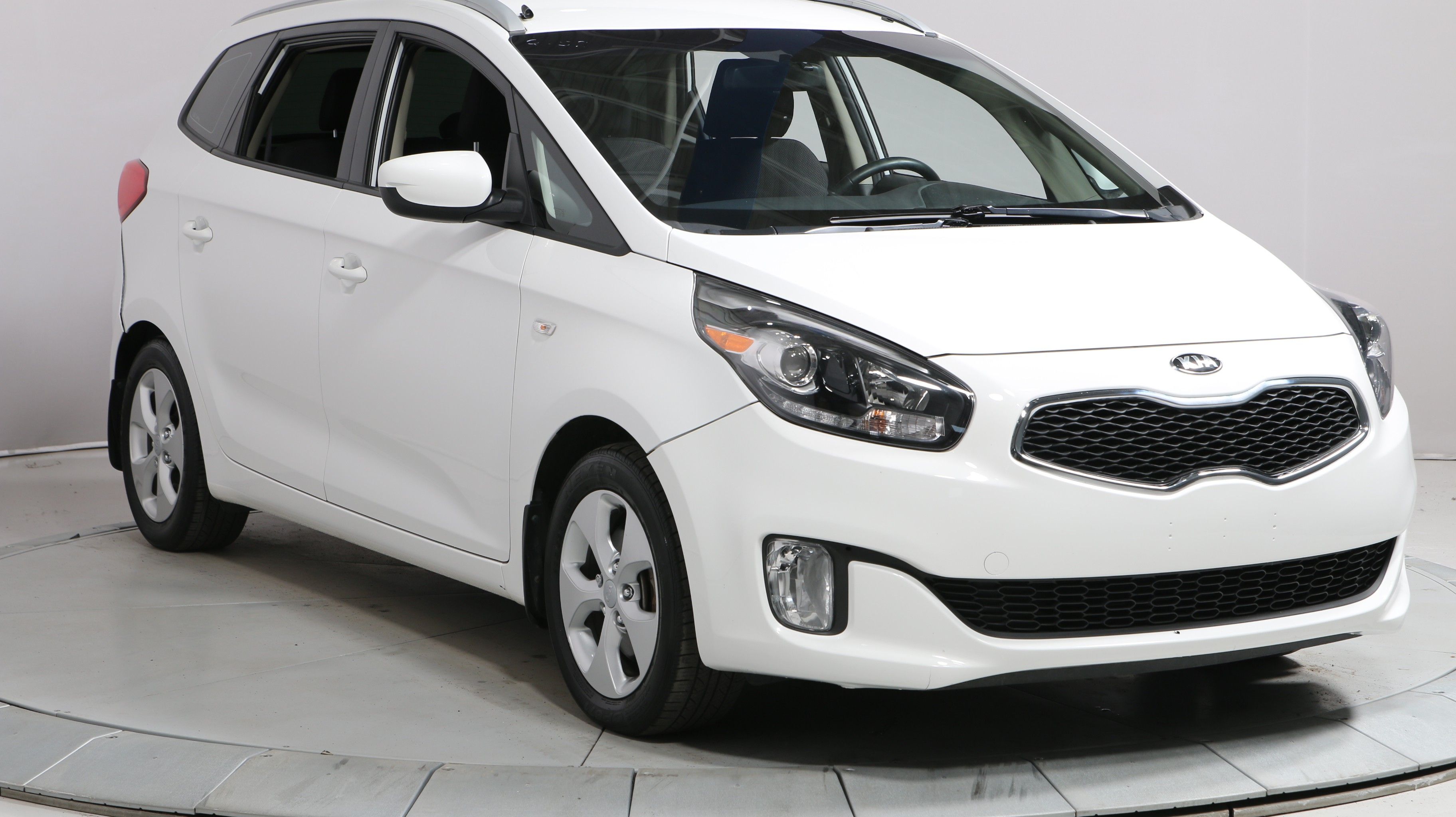 Kia Rondo 2015 AUTO A/C BLUETOOTH MAGS usagée et d’occasion à vendre ...