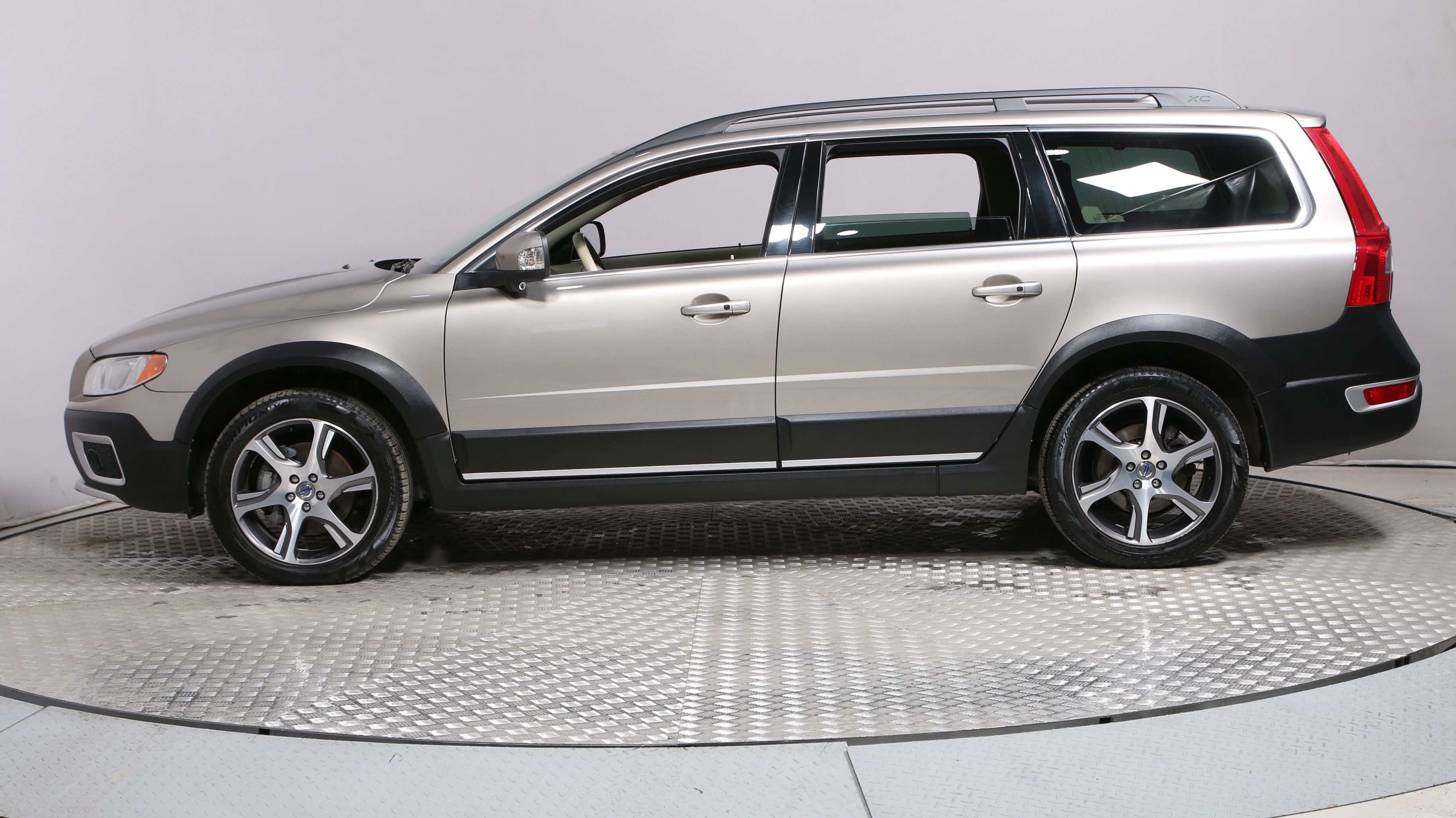 Volvo XC70 2012 T6 Premier Plus CUIR TOIT MAGS usagée et d’occasion à ...
