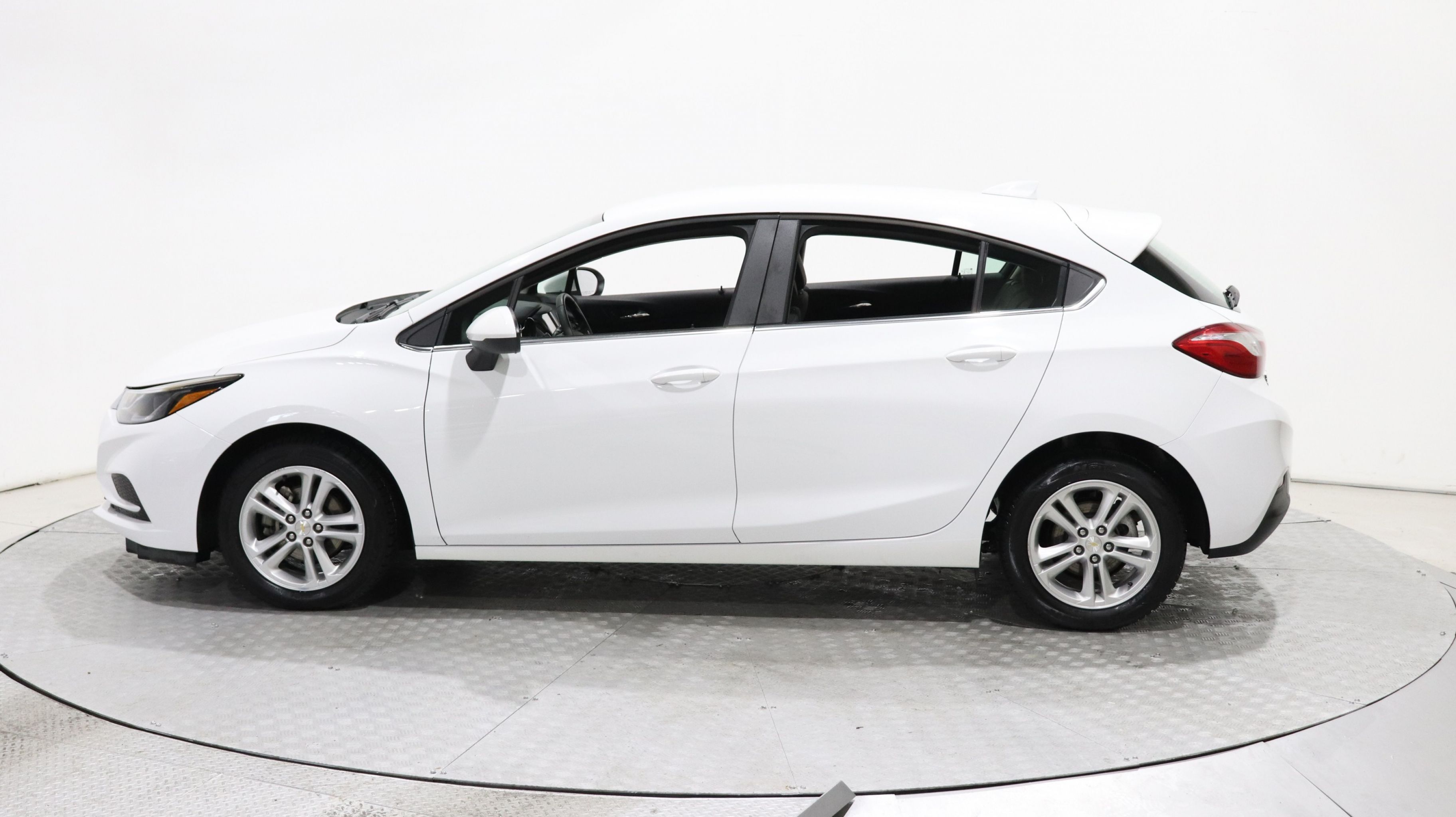 Chevrolet Cruze 2018 LT AUTO A/C GR ELECT MAGS usagée et d’occasion à ...