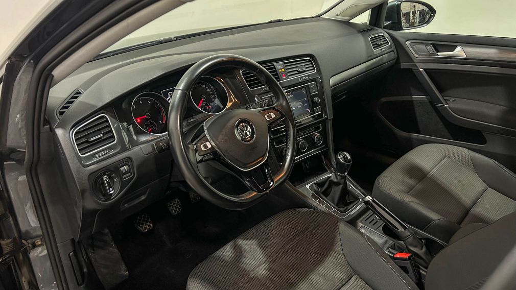 Volkswagen Golf 2018 Trendline * Mag * Caméra * Carplay * usagée et d ...