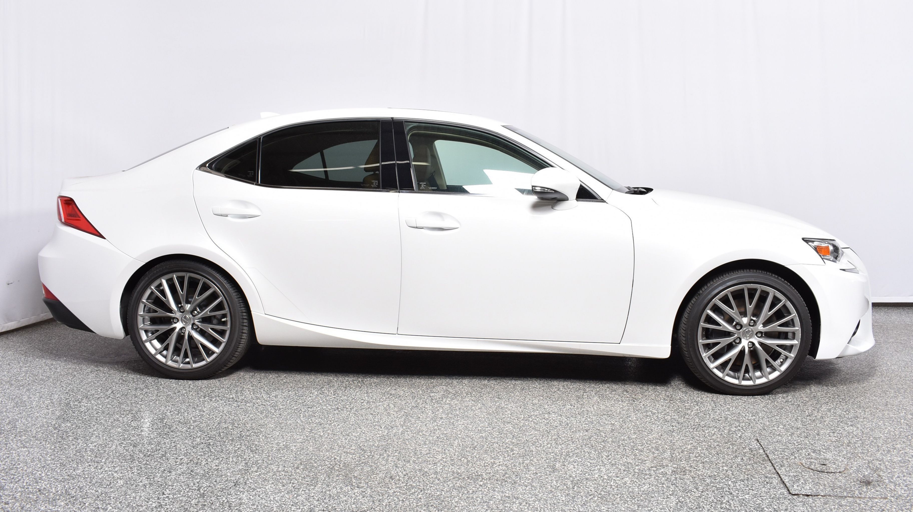 Lexus IS300 2016 4dr Sdn AWD usagée et d’occasion à vendre chez HGregoire
