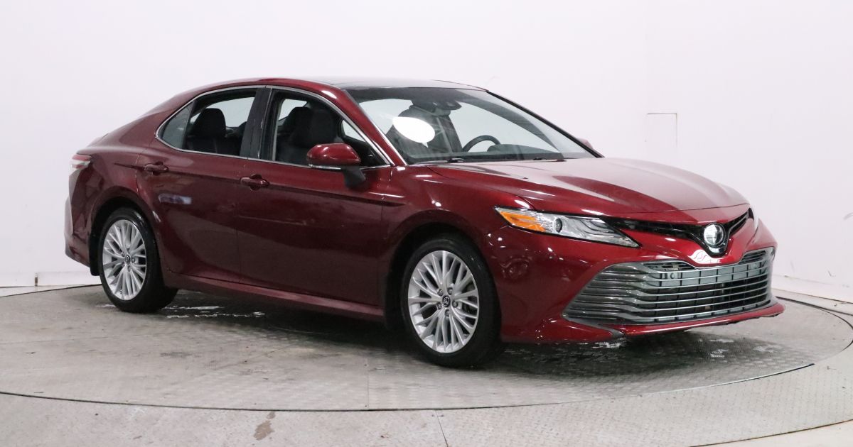 Toyota Camry 2018 XLE AUTO A/C GR ELECT CAM RE BLUE MAGS CUIR T.O ...