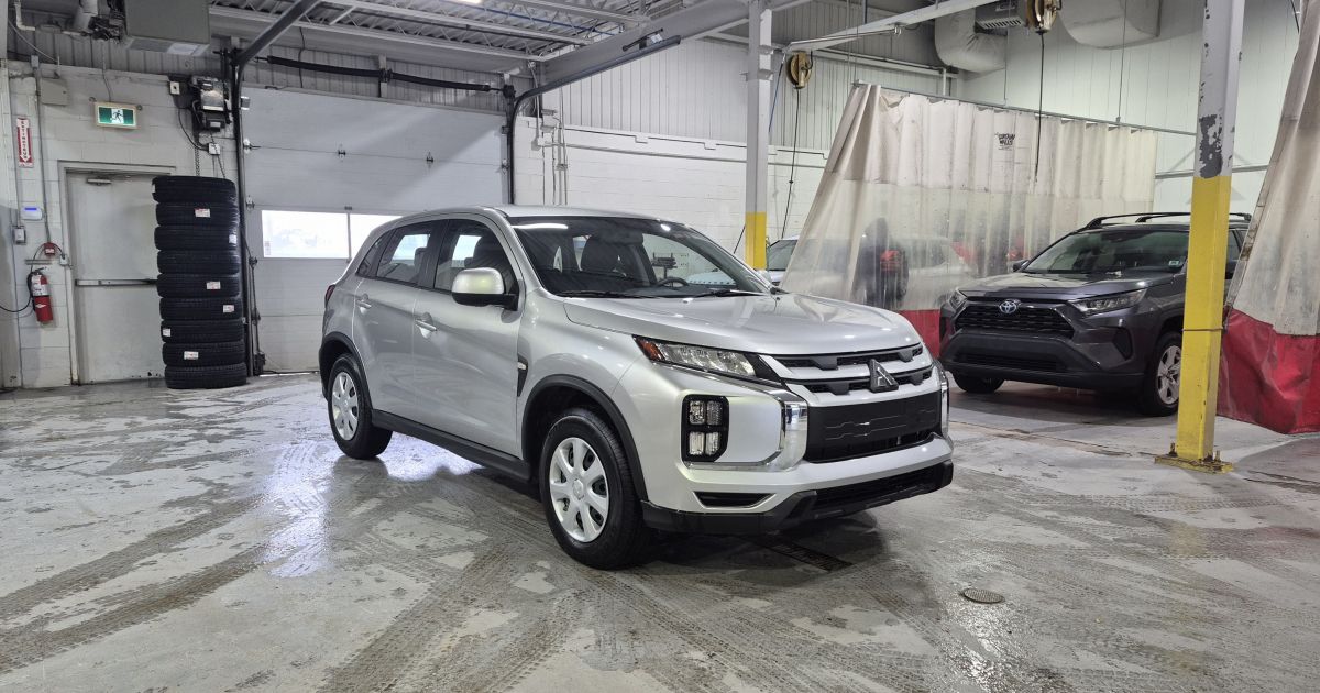 Mitsubishi RVR 2024 ES * AWD * Carplay * Bancs Chauffants * usagée et d ...