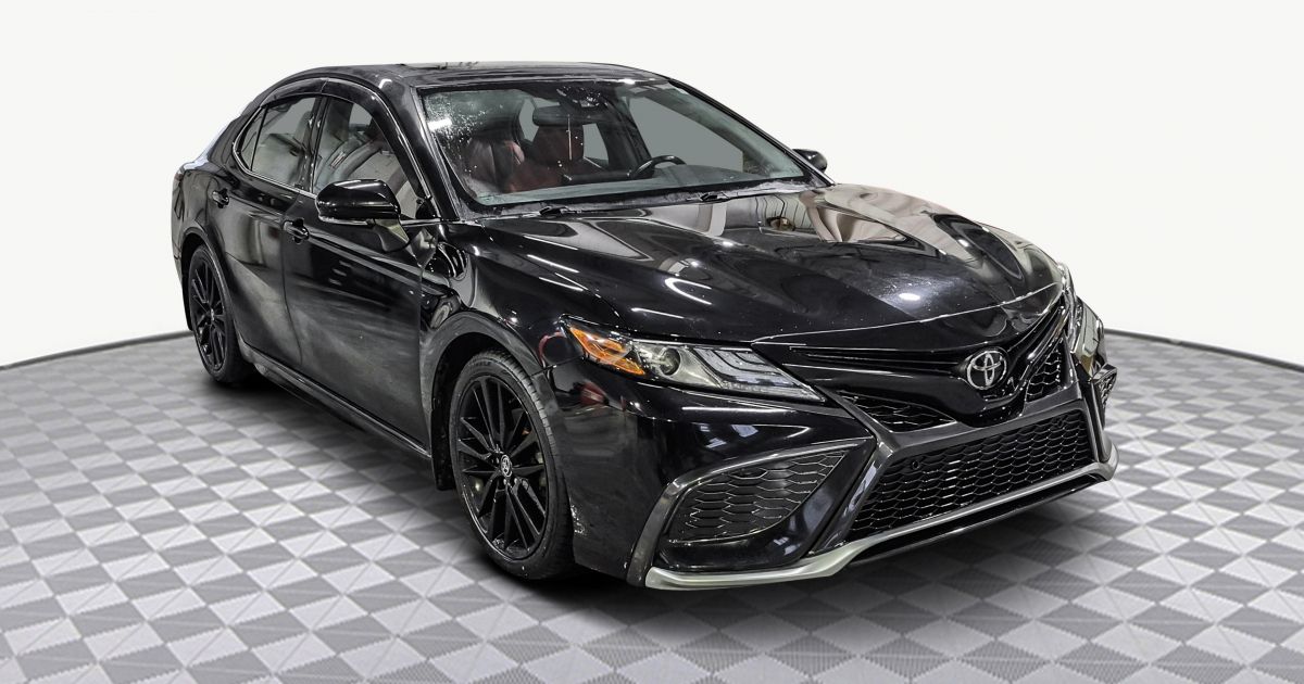 Toyota Camry 2021 XSE *AWD* Cuir Toit Navigation Camera Mags usagée et ...
