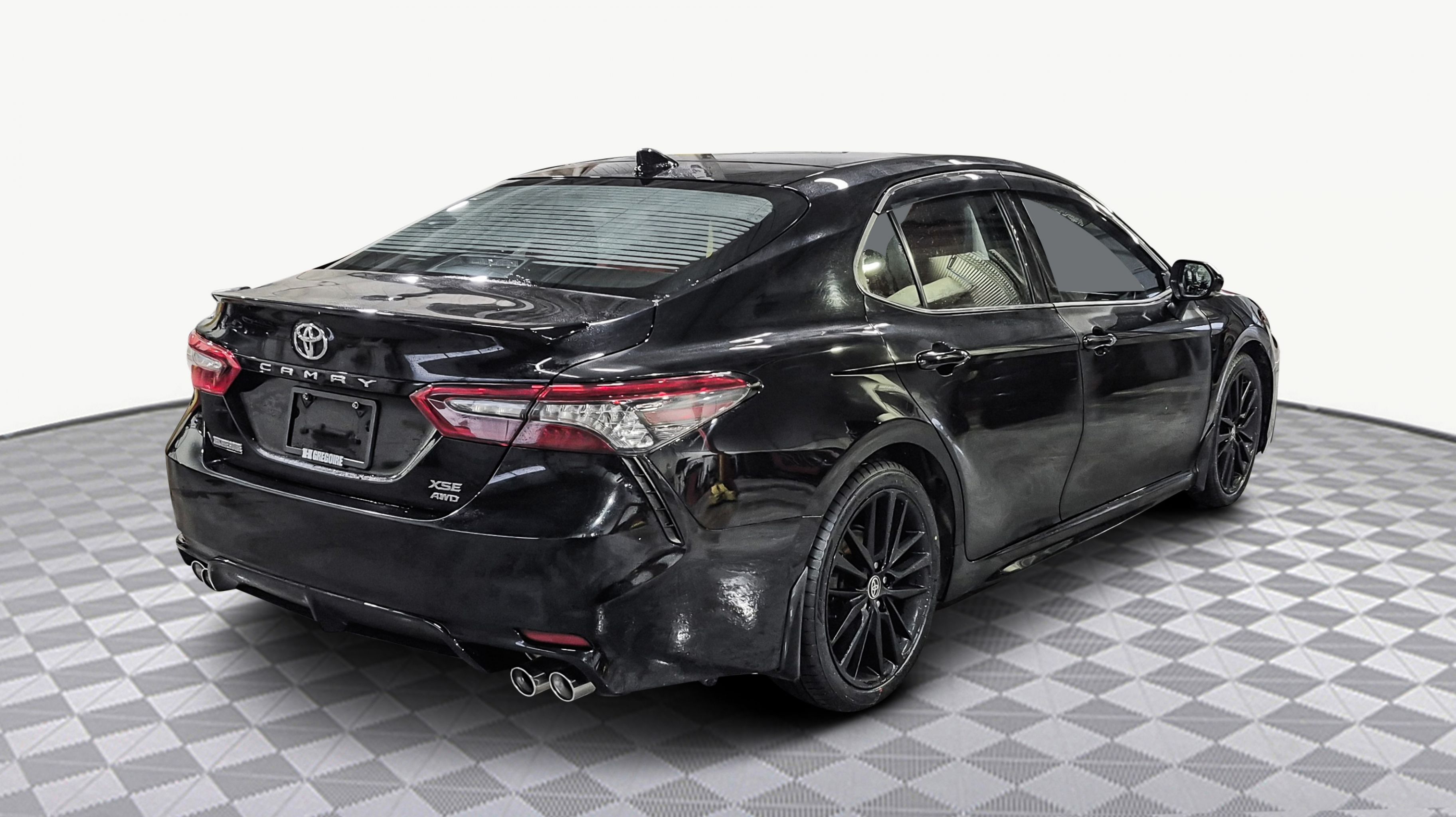 Toyota Camry 2021 XSE *AWD* Cuir Toit Navigation Camera Mags usagée et ...