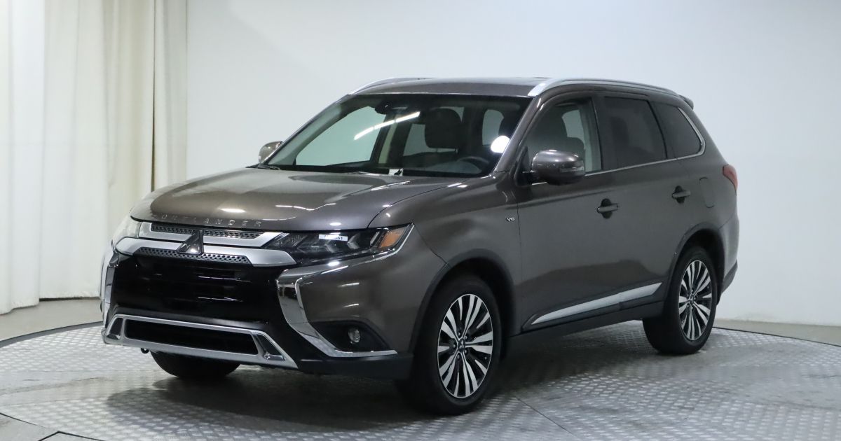Mitsubishi Outlander 2019 **GT**VOLANT CHAUFFANT**7 PASSAGERS** usagée ...