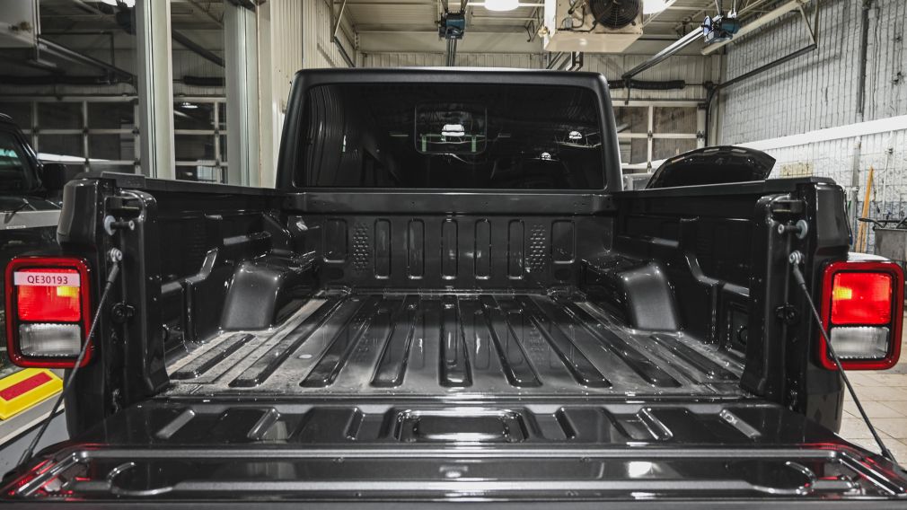 Jeep Gladiator 2023 Willys 4x4 GROUPE TEMPS FROID ET REMORQUAGE usagée ...