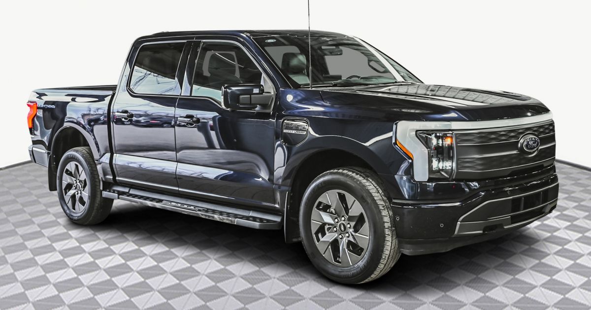 Ford F150 2023 LARIAT 4WD SuperCrew LONGUE AUTONOMIE GROSSE BATTE ...