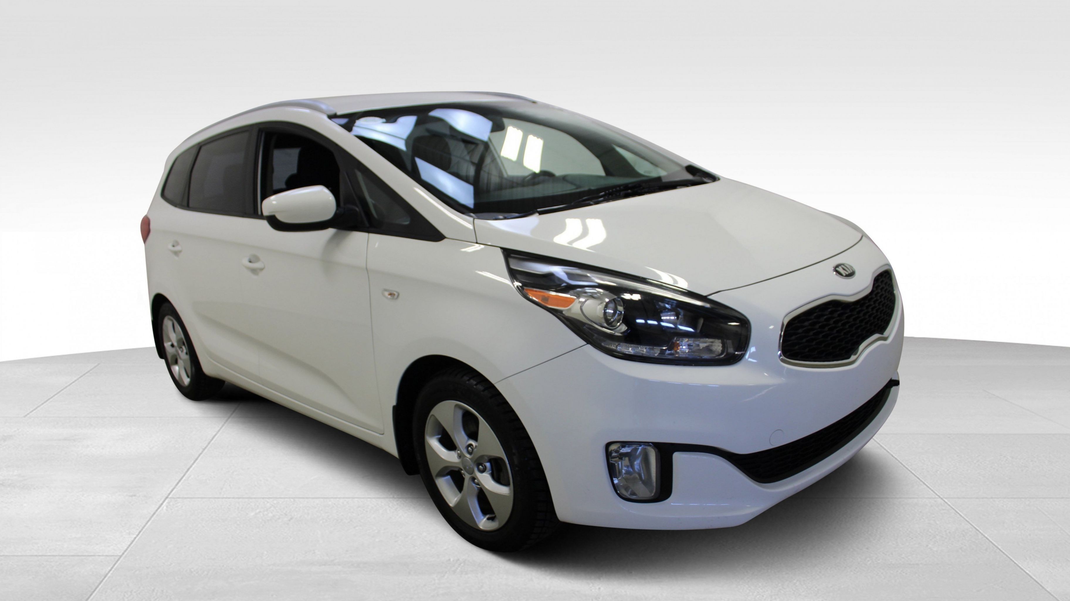 Kia Rondo 2015 LX Hatchback A/C Gr-Électrique Mags Bluetooth usagée et ...