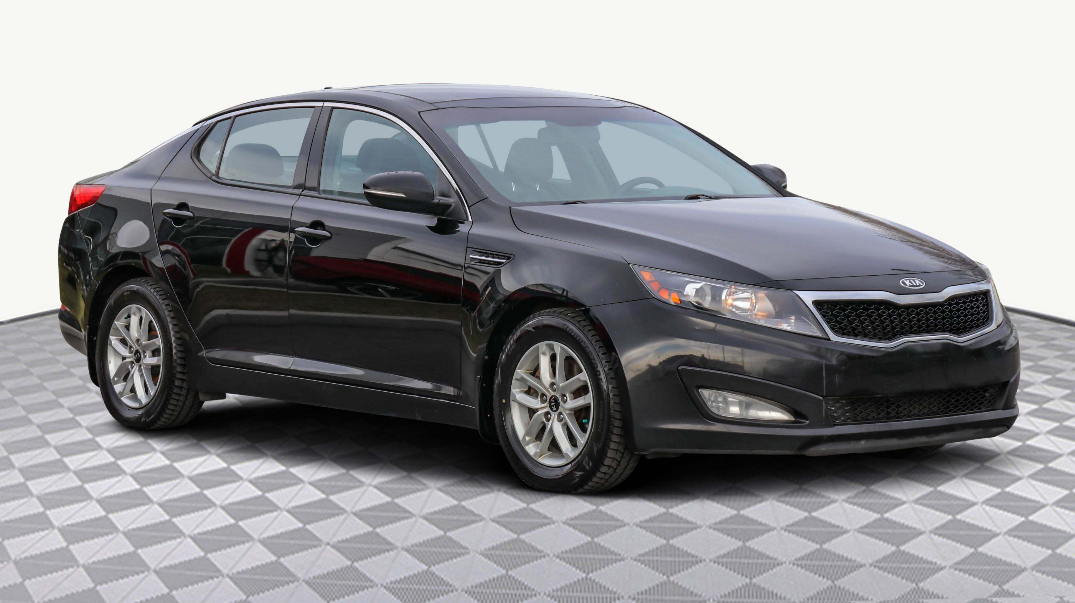 Kia Optima 2012 LX+ - TOIT OUVRANT - MAGS - SIÈGES CHAUFFANTS usagée et ...
