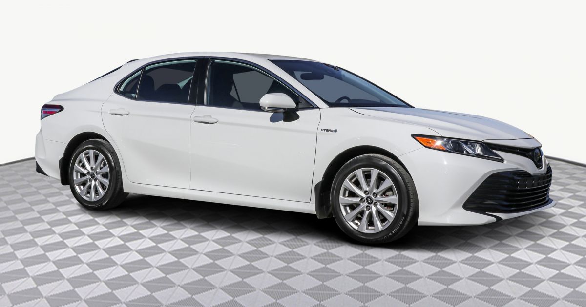 Toyota Camry 2020 Hybrid LE - BAS KM - MAGS - SIÈGES CHAUFFANTS usagée ...