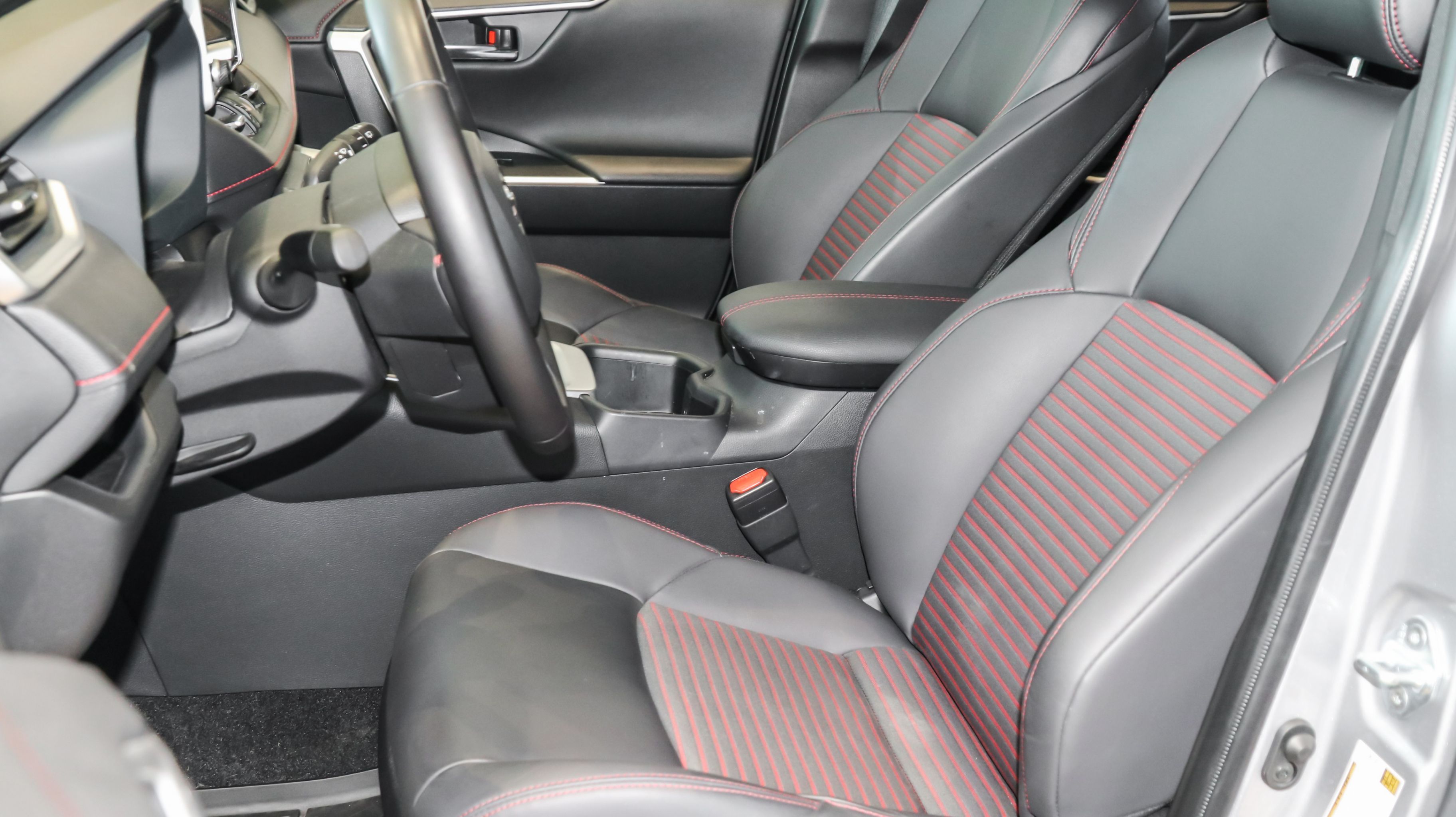 Toyota RAV4 Prime 2023 XSE - MAGS -VOLANT CHAUFFANT - TOIT OUVRANT usagée et d’occasion à vendre ...