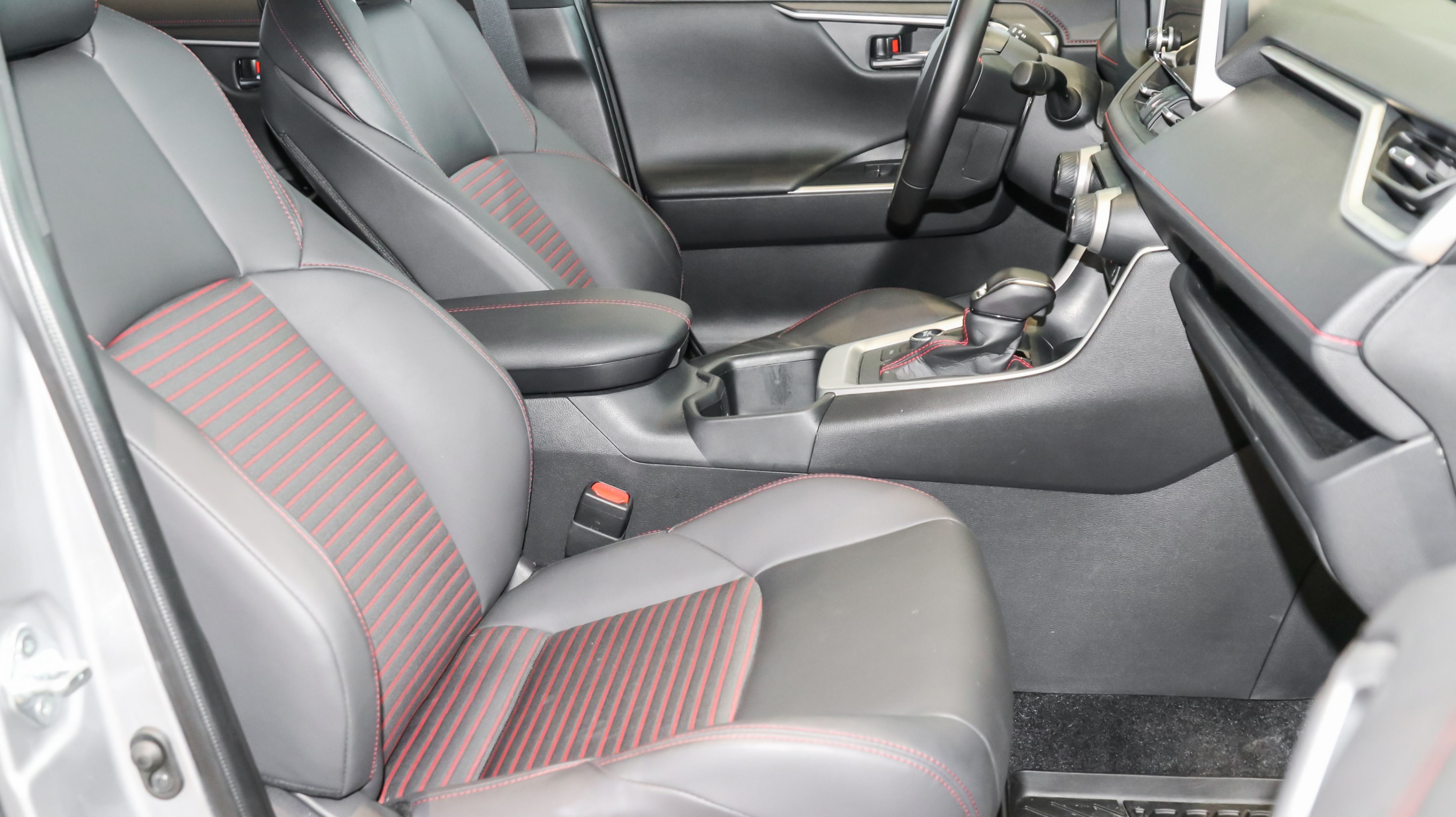 Toyota RAV4 Prime 2023 XSE - MAGS -VOLANT CHAUFFANT - TOIT OUVRANT usagée et d’occasion à vendre ...