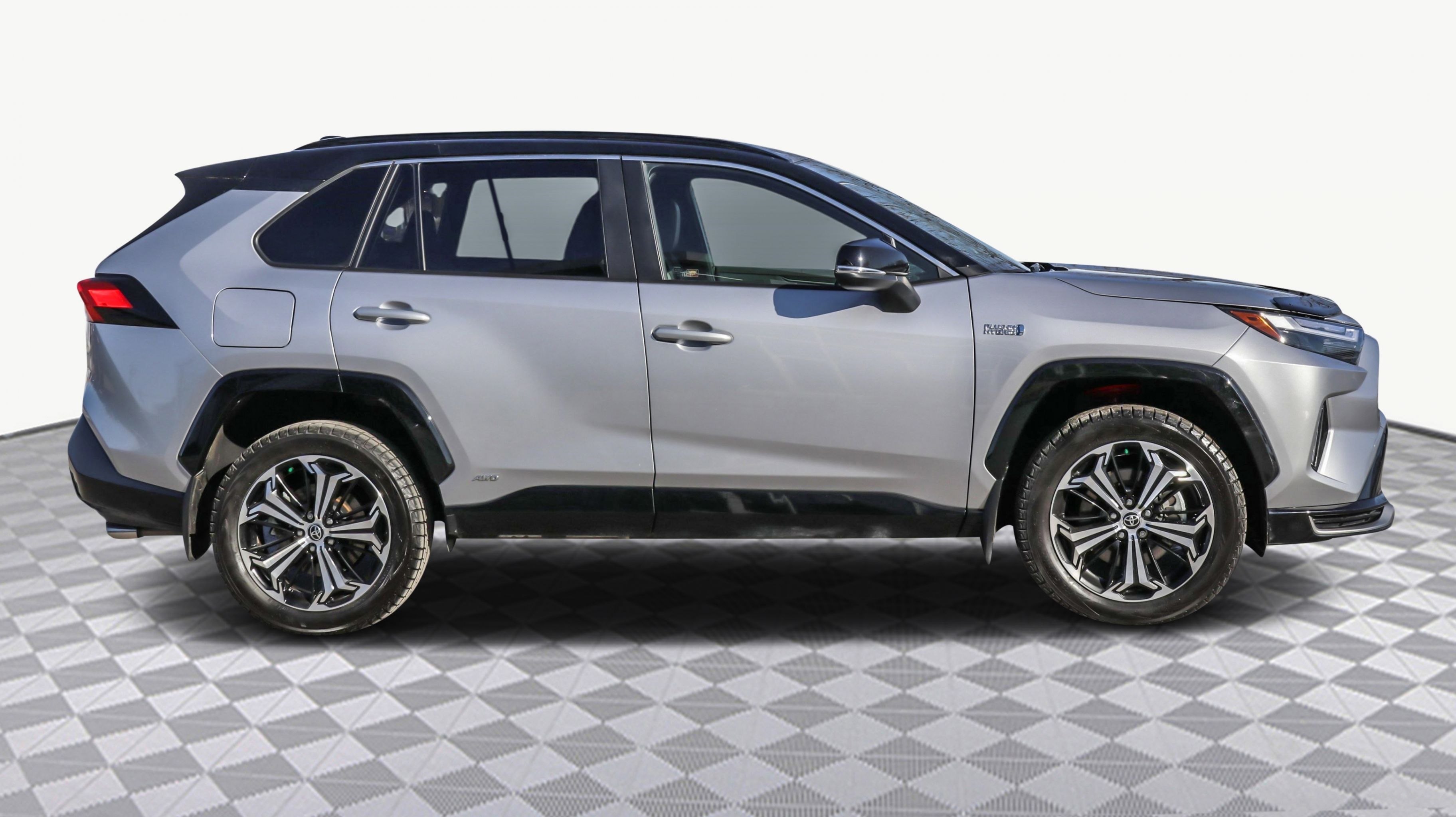 Toyota RAV4 Prime 2023 XSE - MAGS -VOLANT CHAUFFANT - TOIT OUVRANT usagée et d’occasion à vendre ...