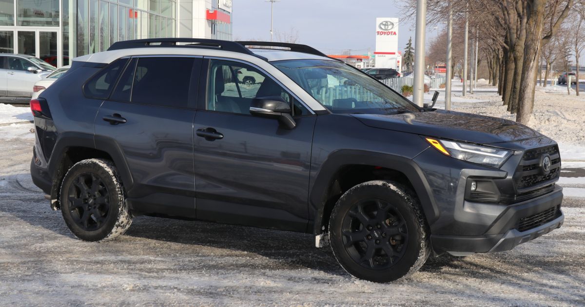 Toyota Rav 4 2022 Trail AWD - CUIR - TOIT OUVRANT - MAGS usagée et d’occasion à vendre chez ...
